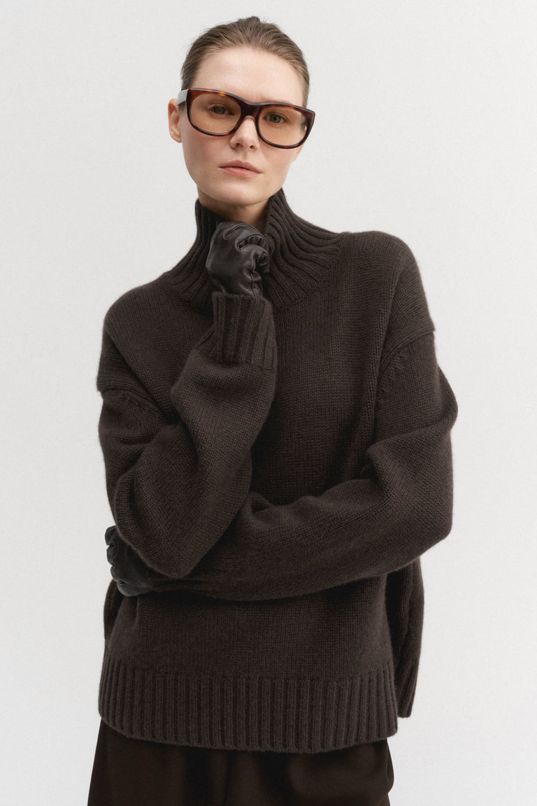 Nola Turtleneck Sweater, chocolate – ALMADA LABEL